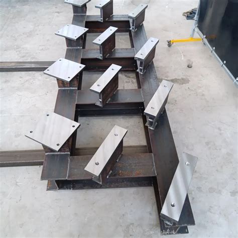 Custom Welding Sheet Steel Chassis Roof Trussine Fabrication Work