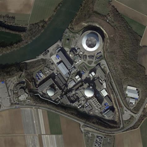 generating synthetic satellite imagery with deep learning text to image