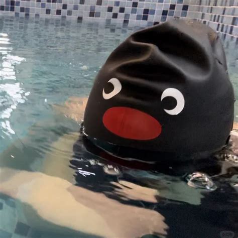 搞笑企鹅泳帽男女款成人硅胶高弹力防水加大不勒头可爱游泳帽 阿里巴巴