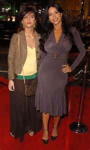 Sofia Vergaras Sister Sandra Joins Cast Of Selling Sunset