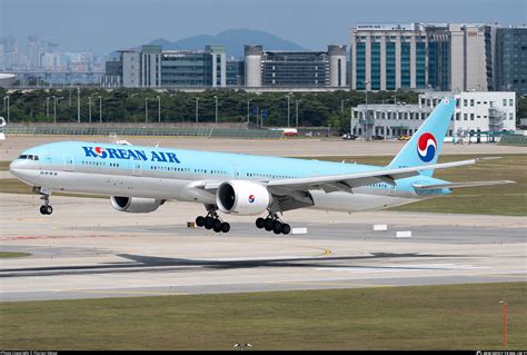 Hl8011 Korean Air Boeing 777 3b5er Photo By Florian Venus Id 1657320
