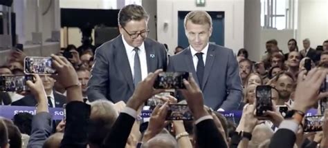 Neuville Sur Saône Emmanuel Macron Inaugure Une Usine De Sanofi