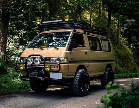 Ten Crazy Weird Unusual And Totally Amazing Modified Vans Artofit