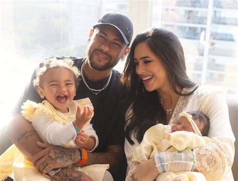 Bruna Biancardi Apaga Foto De Mavie Com Filha De Neymar E Amanda