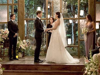 The Vampire Diaries Recap Elenas In Danger Damon Considers Humanity