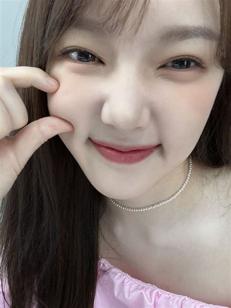 예린 Yerin On Twitter 여자친구 사진