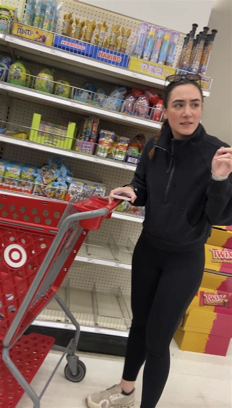 Cute White Girl Showing Off Her Bubble Butt In Black Lulus Spandex