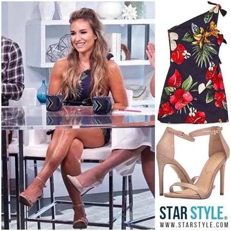 Jessie James Decker Wore A Zara Dress And Aldo Sandals