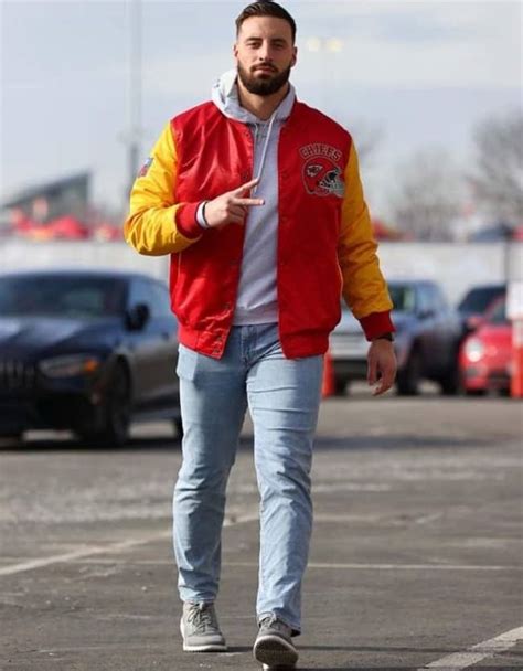 Noah Gray Bio Age Height Net Worth Facts Nationality