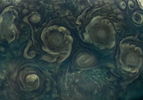 Nasas Juno Captures Image Of Ghostly Jupiter Lightning Cnn