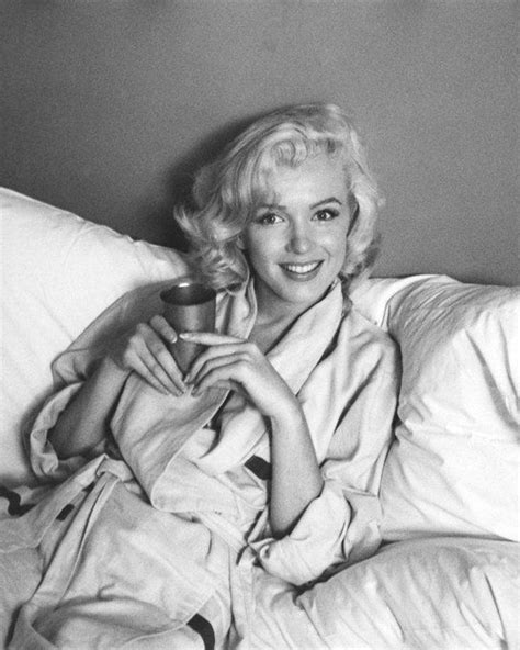 Marilyn Monroe By Milton H Greene Black And White Marylin Monroe