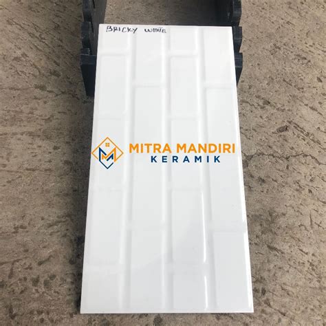 Jual Keramik Dinding 25x50 Bricky Whiteglossy 1 Dus Shopee Indonesia