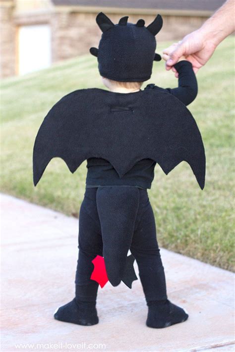 Diy Toothless Costume From How To Train Your Dragon Artofit