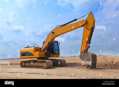 Excavator Or Trackhoe At Carla Langford Blog