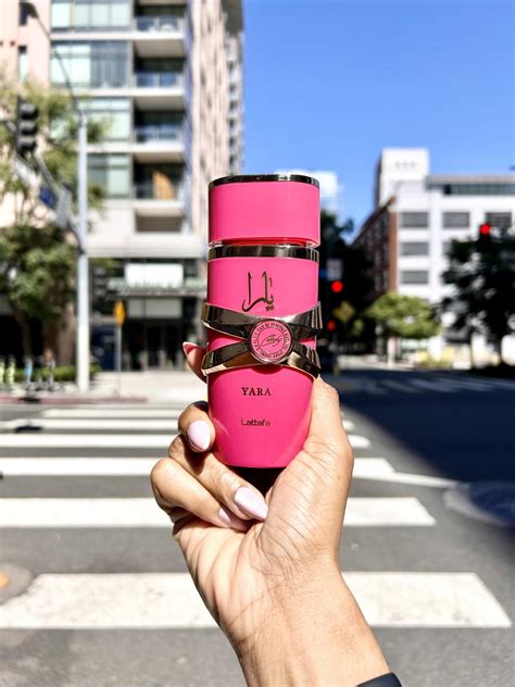 Yara Candy Lattafa Perfumes Parfém A Nový Vůně Pro ženy 2024