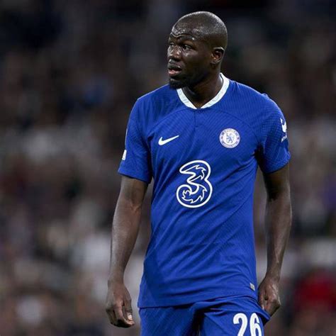 التعاقدات العالمية تجذب جماهير الأندية صحيفة مكة