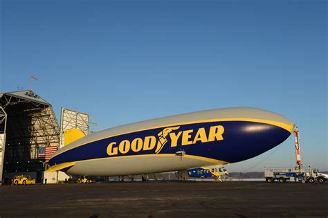 Goodyear Presenta Su Nuevo Blimp