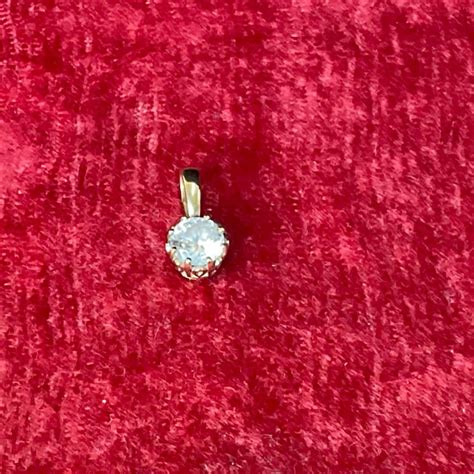 9ct Yellow Gold 375 Pendant S Used As New Salvos Stores