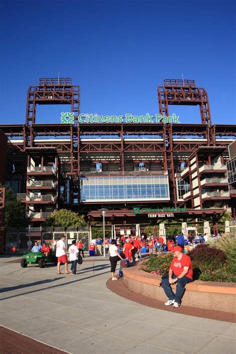 Philadelphia Phillies Citizens Bank Park Editorial Photo Image Of Phanatic Fanatic 16456071
