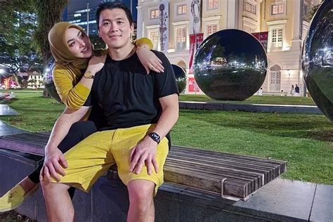 Isunya Pecah Perawan Saat Dinikahi Reino Barack Hubungan Syahrini Dan Rosano Barack Jadi Gini