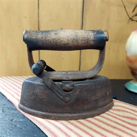 Sad Iron Antique Cast Iron Sad Iron A Collectible Cast Iron Sad Iron