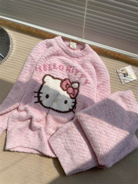 Hello Kitty Fuzzy Long Sleeve Lounge Wear Pajama Set Joykawaii Hello Kitty Fuzzy Long Sleeve Lounge Wear Pajama Set Joykawaii