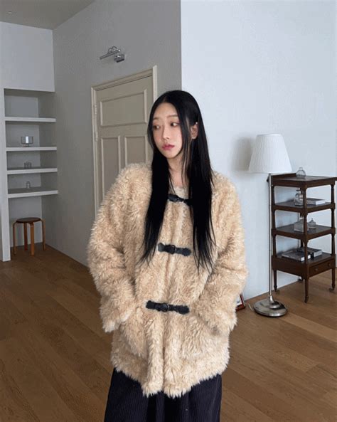 [보들보들 털빠짐x] 보숑뵤숑 베어 가죽 버클 자켓 에이블리