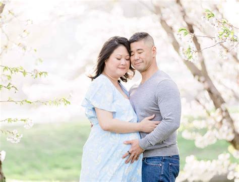 Romantic Toronto Maternity Photography Spring Cherry Blossom