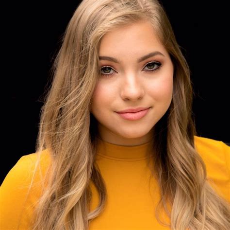 Emma Unkrich Mezzo Soprano Short Biography