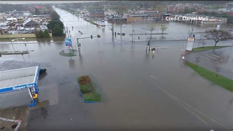 Montreal Under State Of Emergency As Flooding Persists Cbc News