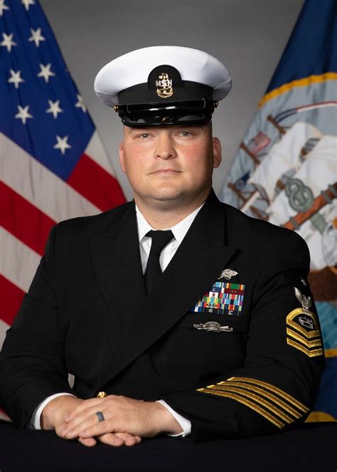 Senior Chief Equipment Operator Arturo Cruz Jr Naval Education And Training Command