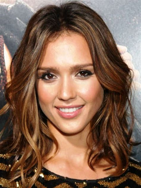 25 Cool Medium Length Hairstyles For Girls And Women Sheideas