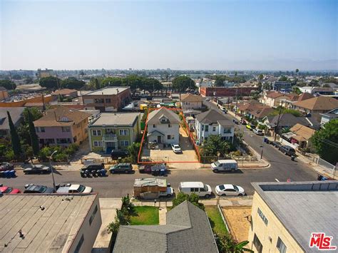 2260 W 15th St Los Angeles Ca 90006 Zillow