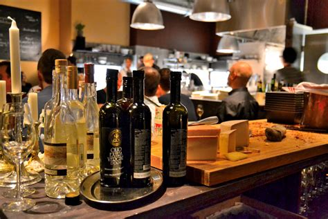 Dinner Date Baskeri Ja Basso Kathrin Deter