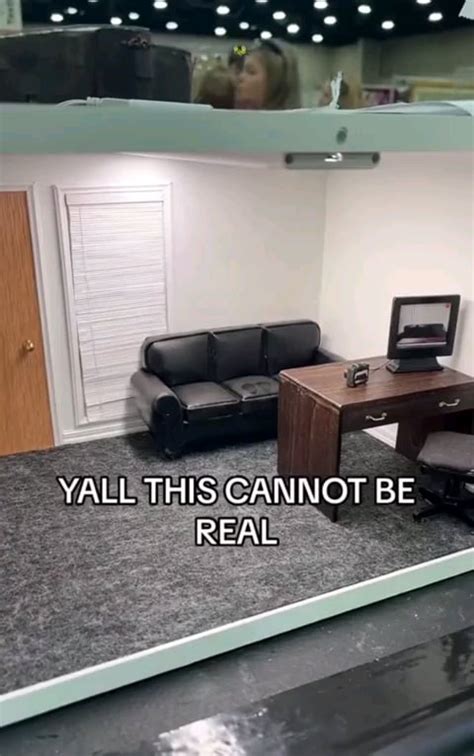 Casting Couch Mini Model Usluck