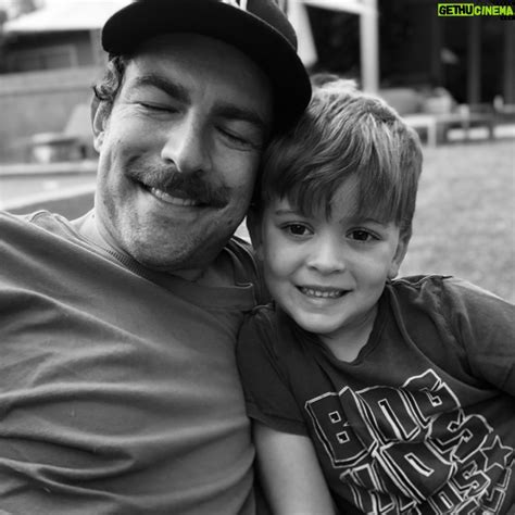 Max Greenfield Wiki Biography Age Gallery Spouse And More