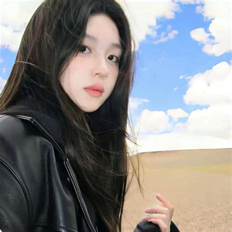 漂亮好看的感性成熟真人女生头像图