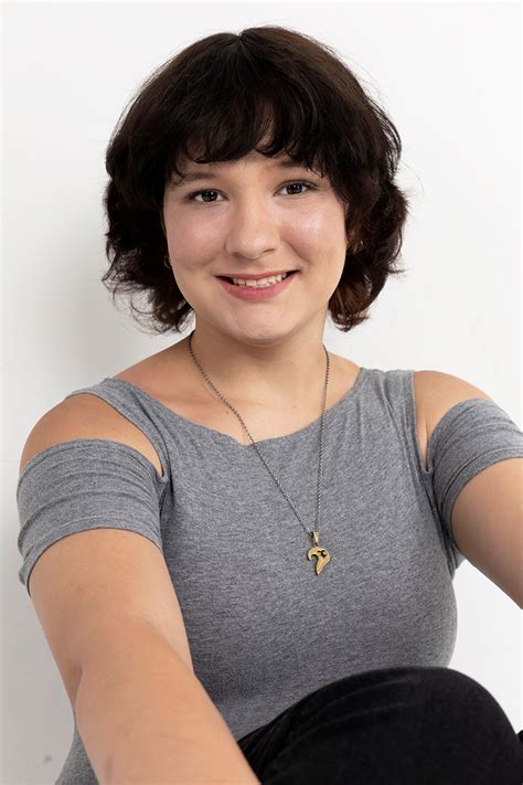 Alyssa L New View Modeling