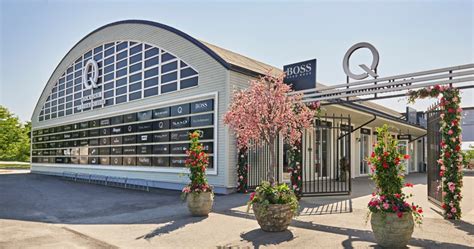 Sex Modemärken öppnar Outlet