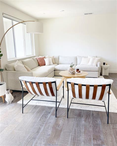 Lounge Classic 4 Piece L Shaped Sectional Sofa With Chaise Lounge