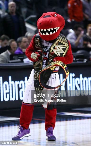 The Raptor Mascot Photos And Premium High Res Pictures Getty Images