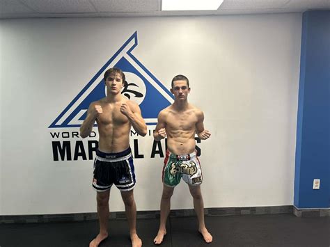 Thestarscomeouttoplay Avery Esteves Shirtless And Barefoot