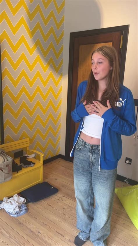 Vidéos De Emilia🎸🎱 Emilia Jaques Avec Best Of Wives And Best Of Women Phillipa Soo And Lin