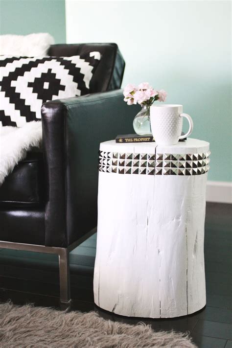 Stylish Interiors With Tree Trunk Tables That Look Surprisingly Awesome