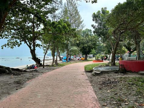 Melaka Day Trip To The Weird Tiny Island Pulau Besar The Occasional