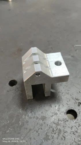 Aluminum Chain Bracket At ₹ 550 Piece In Surat Id 2851234723188