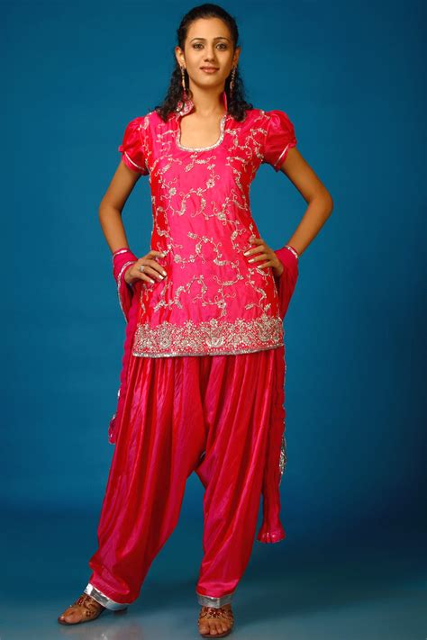 Latest Women Fashion Attractive Salwar Kameez