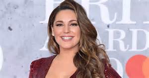 Inside Kelly Brooks 2 Stone Weight Loss Journey As She Shows Off