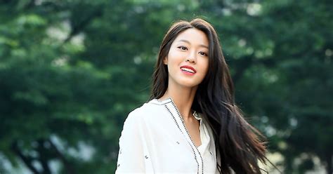 포토엔hd Aoa 설현 운동화에도 굴욕없는 초미니 각선미