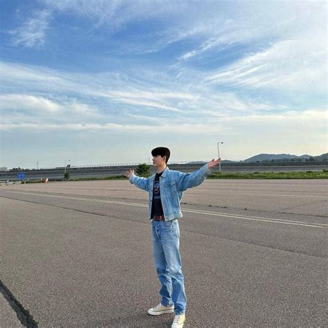 10 Mix And Match Jaket Ala Bae Hyun Sung Gaya Stylish Idn Times